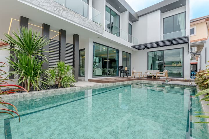 芭提雅豪华5卧泳池别墅pattaya City5br#周末夜市#中天海滩#奥莱购物中心 - Thailand