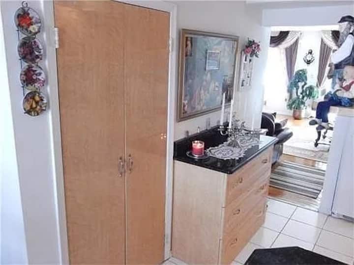 Luxurious Bed & Breakfast Commute To Nyc - Edison, NJ