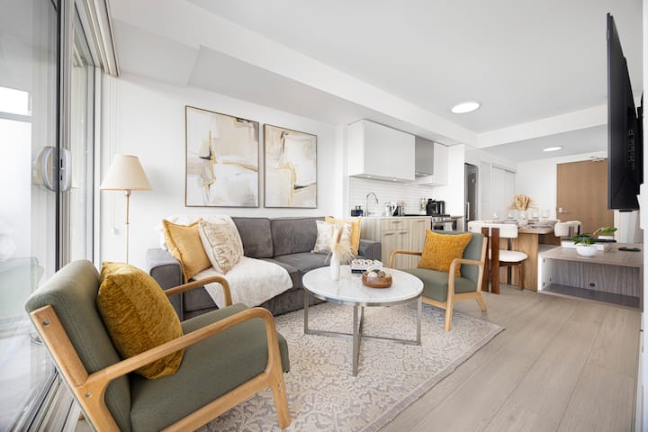 Cozy Luxury Condo • 5-min Walk To Dundas Square - Toronto