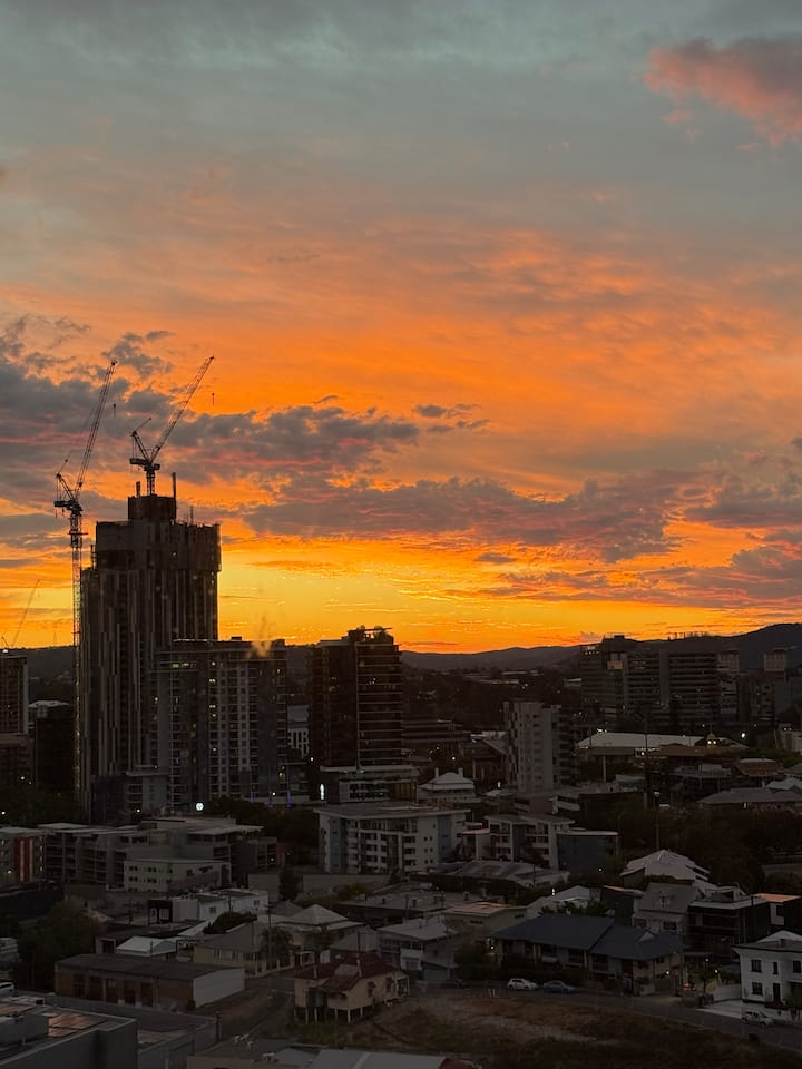 Penthouse-top Floor With Pool & City Views - Newstead