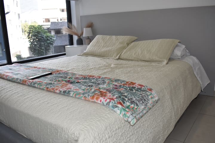 Mini-suite Edificio Con Amenidades Mejor Ubicación - Quito