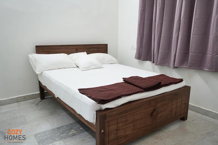 Cozy Homes - Deluxe 
(2 Bhk, 2 Queen Beds) - Tiruvannamalai