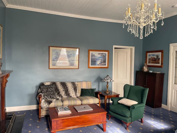 Colonsay: Historic 1870s Schoolhouse Escape - Millthorpe