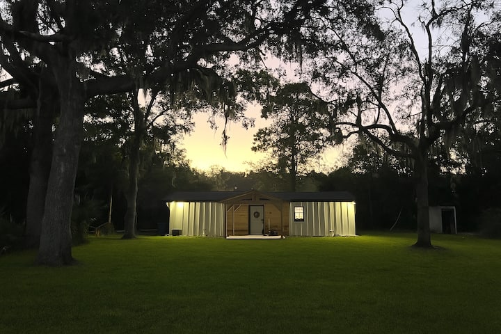 Waterfront Cabin Getaway On Acreage - Jacksonville, FL