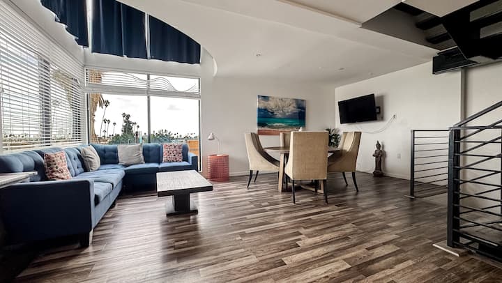 Spacious Modern 3-bedroom Unit With Iconic View - Los Angeles, CA