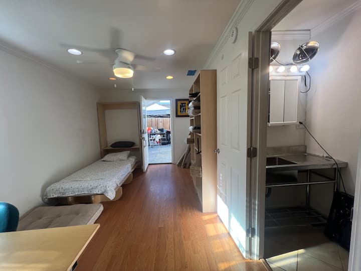 Jr Adu Fairview W/ Private Entrance, Bath, Kitchen - Hayward, CA