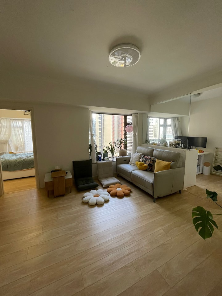 1 Bedroom Apartment In Mid Levels - Tsuen Wan