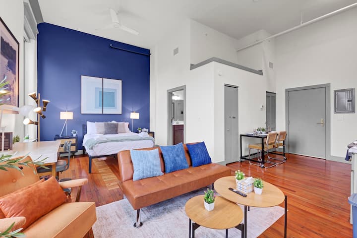 Near Hospitals & Dt | Cozy+parking+w/d+churchill - KFC Yum! Center