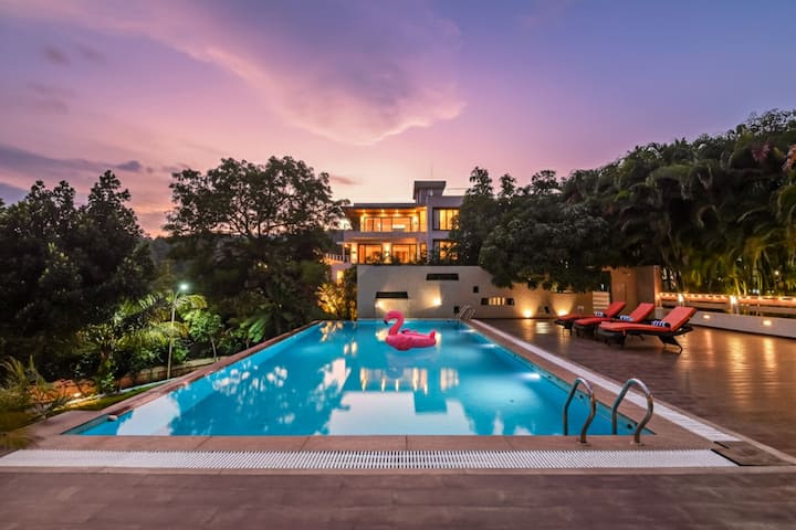 Stayvista At Anandam Lake Villa W/ Bonfire - Pune