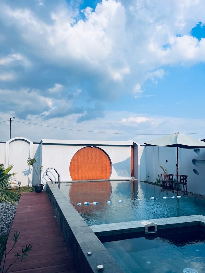 Lora House
Villa Private Pool Pertama Di Sukoharjo - Sukoharjo
