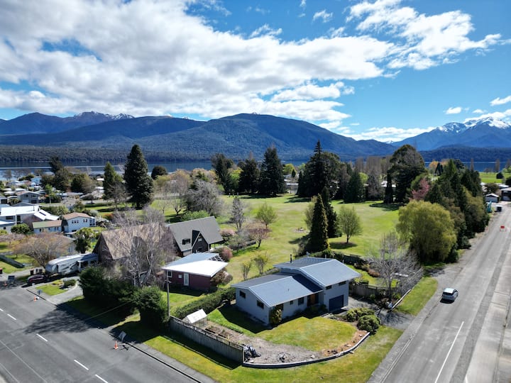 View Over The Square - Te Anau