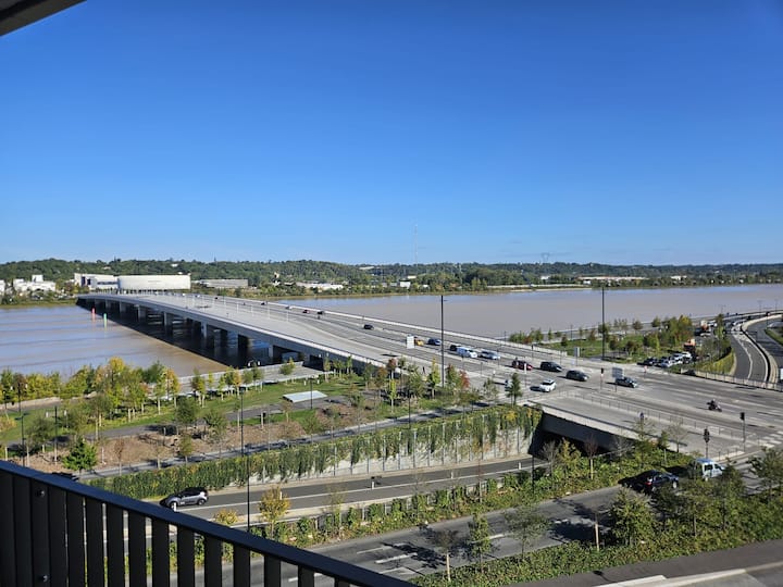 Appartement Neuf Avec Vue Sur La Garonne. - Bordeaux