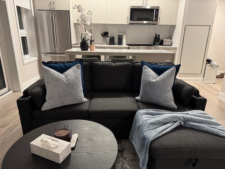 Brand New 2 Bed Condo In Oakville_ev Charger + Gym - Oakville