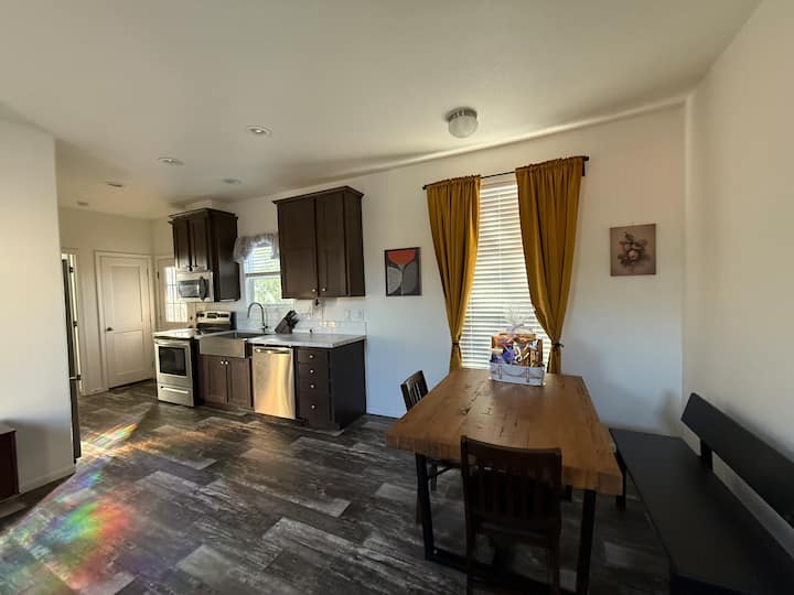 Guest House/adu 2br/2ba- New Appliances. Private - Union City, CA
