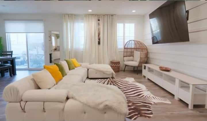 Resort Style Living Ontario Oasis! Stylish Home - Eastvale, CA