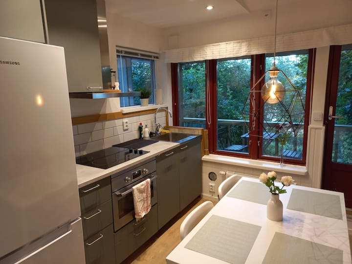 Cozy Central Apartment In Its Own Courtyard House - Sundsvall