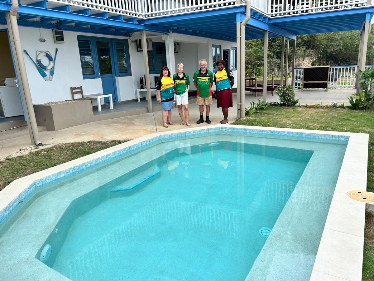 Vila Backpackers Kingsize-Bett in einem Ritterzimmer - Hotels zur Miete ...