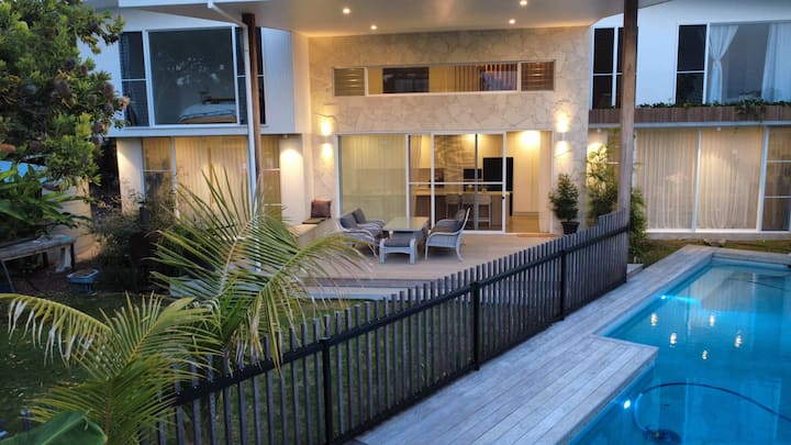 Luxury Coastal Studio – Walk To Peregian Beach - Sunshine Coast