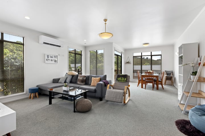 Home In Churton Park L Wifi, Air-con - Wellington