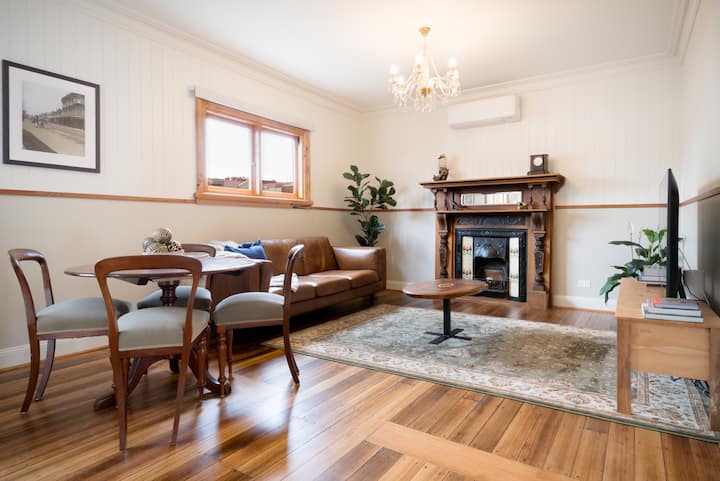 2 Houses, 1 Booking, Great Location - 론서스턴