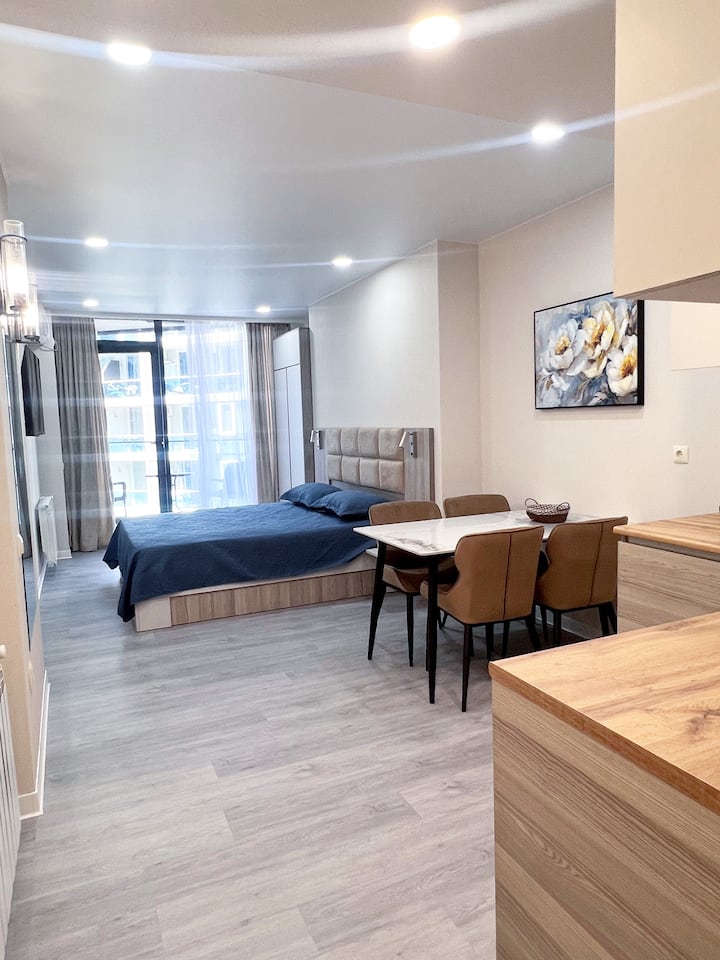 New Warm And Cozy Apartment Near The Sea - Batumi