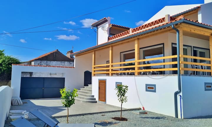 Villa Com Piscina Privada Para 6 Pessoas - Avis