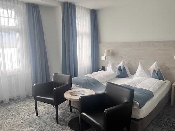 Double Room Lake View By The Lake Thun - Spiez