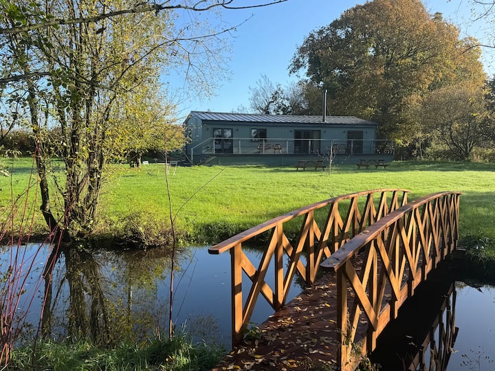 Lake Lodge At Farthings Farm 3 Bedroom, 2 Bath - Devon