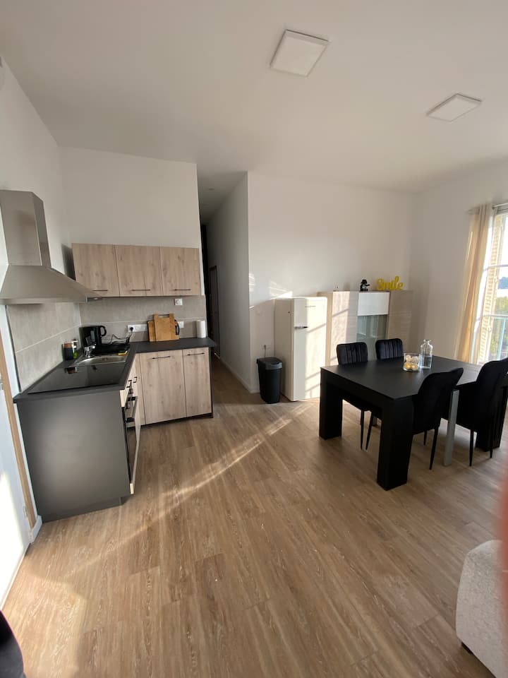 Grand T4 Lumineux - 3 Chambres, Face Gare - Amiens