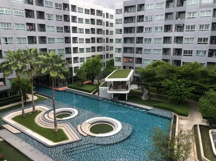 Pool View Cozy 1br | Great Value Stay Near Bts - Phra Khanong