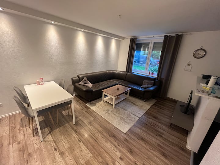 Helle, Saubere 3 Zimmerwohnung Mit Küche & Wlan - Ratingen