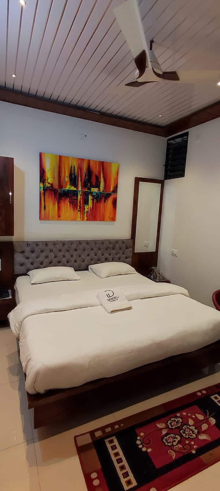 Double Bed Premium Non Ac King Room|stayinndandeli - Dandeli