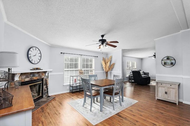 Large Home On Mini Farm - Aiken State Park, Windsor