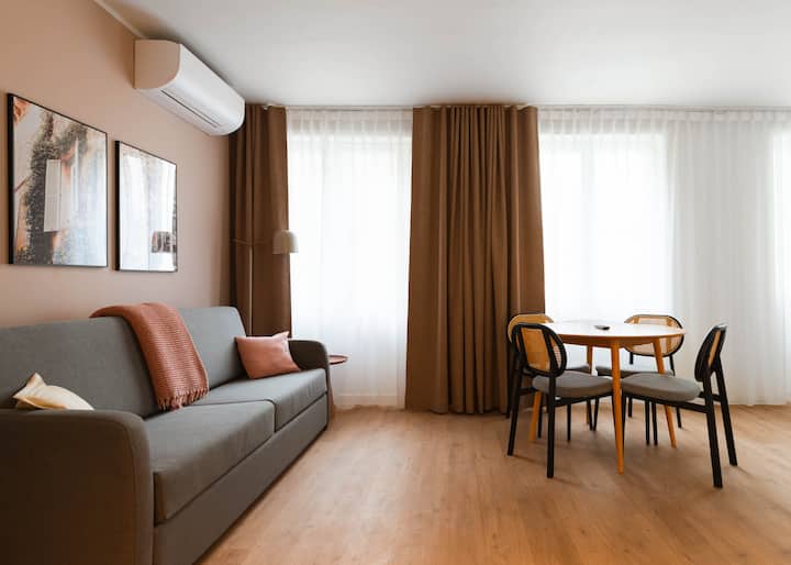 Kortrijk Gentsestraat | 1-bedroom Suite + Sofa Bed - Zwevegem