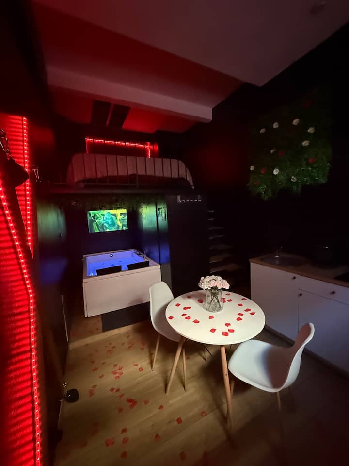 Loft Romantique Avec Spa Et Ambiance Lumineuse - Toulon