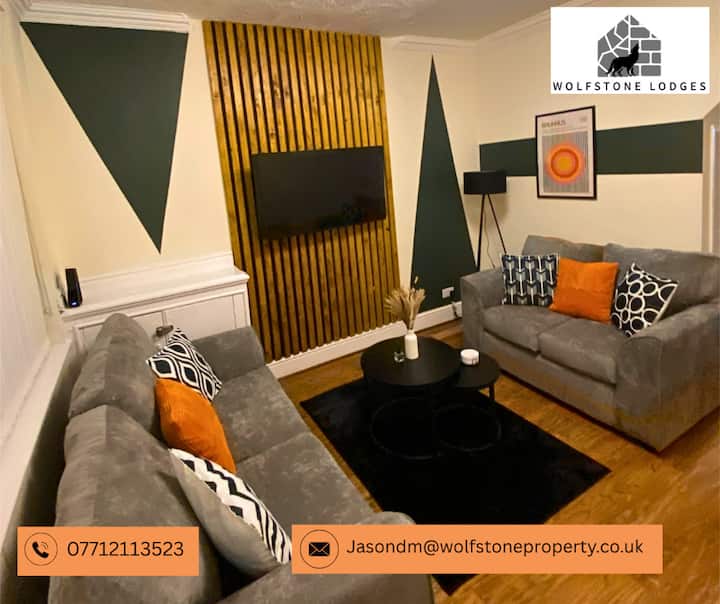 3br Leicester Hub | Contractors | Pool Table - 萊斯特