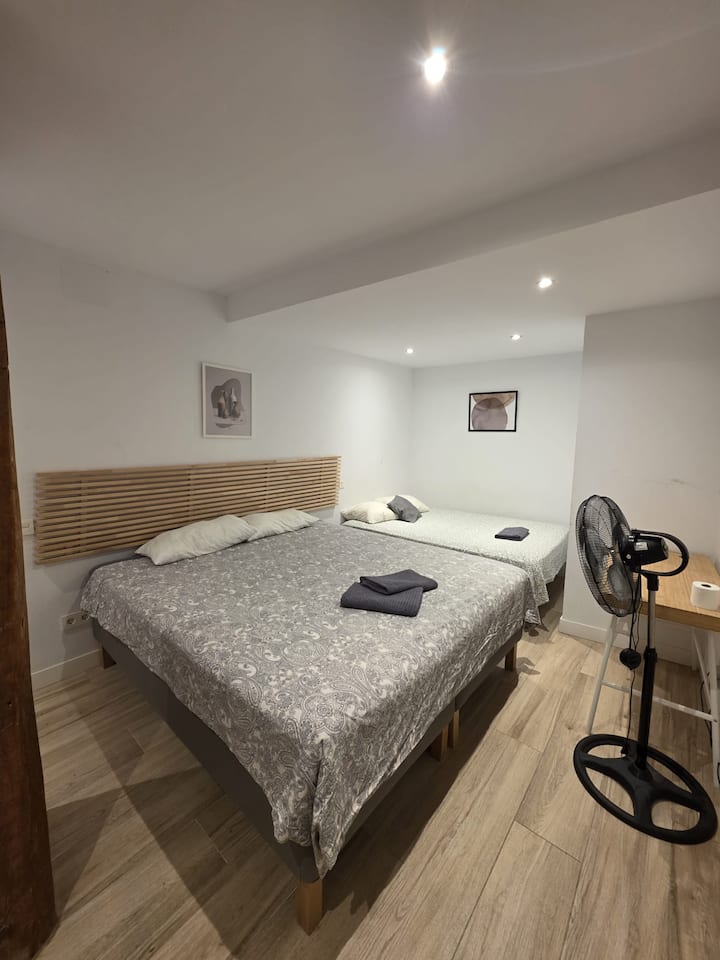 Cómoda Habitación Cuádruple Con Baño Privado ⁴ - Madrid