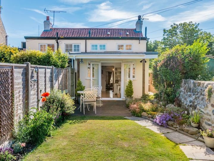 Fair Place Cottage Near Hornsea Mere With Garden - Hornsea