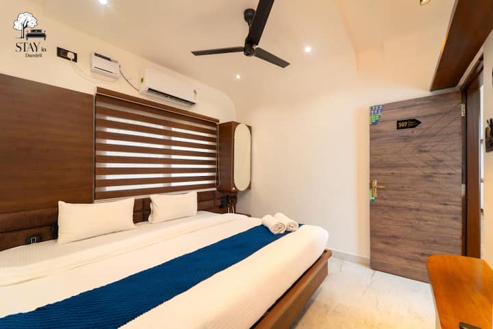 Double Bed Premuim Royal Ac Room |Stay Inn Dandeli - Dandeli