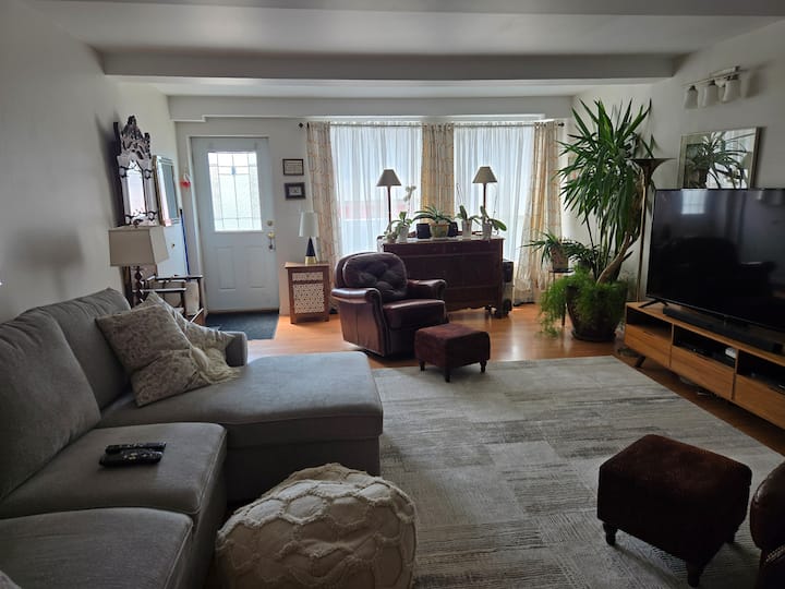 Pleasant, Central, Quiet With Comforts Of Home - Greater Sudbury