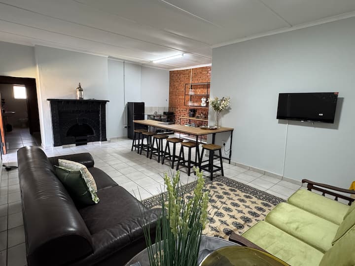 2x Bedroom Self Catering Unit - Hartswater