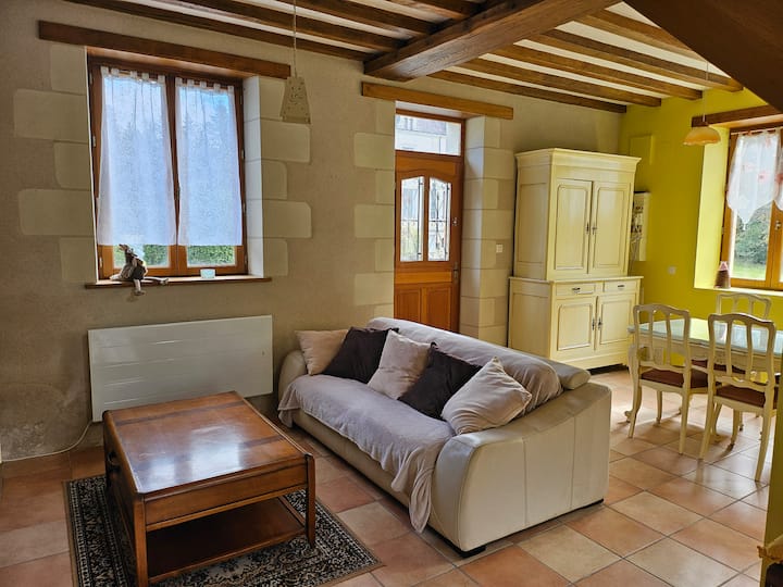 Gîte Bordeaux, Avec Forêt Privée, Près Du Lac - Vallée de la Loire