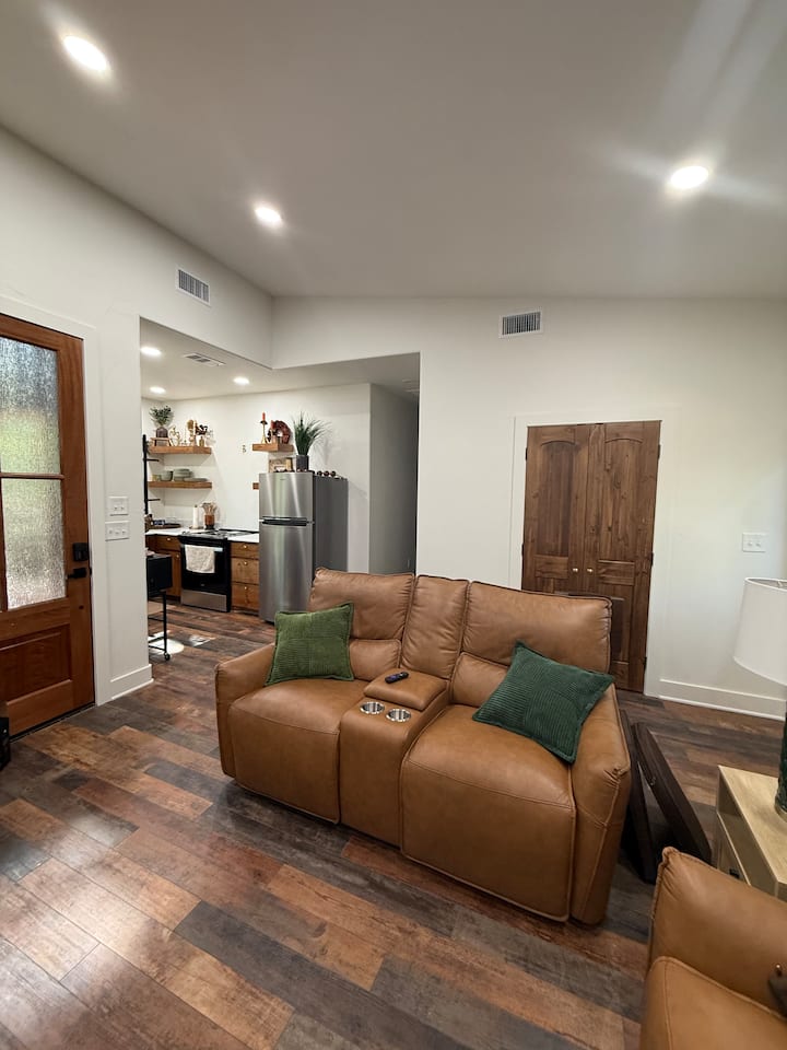 The Hunni Haven - Bonham State Park, Bonham