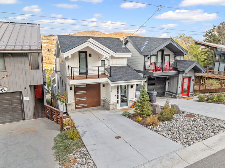Modern Mtn Luxury | Old Town Views, Walk To Skiing - Park City, UT