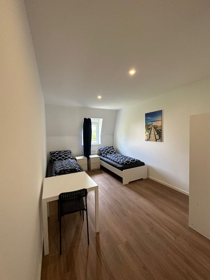 Modernisierte 2 Zimmer Wohnung - Frankfurt am Main