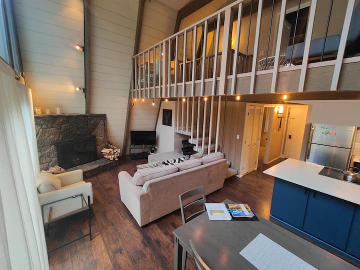 Sunriver A-frame Retreat | Hot Tub |6 Sharc Passes - Sunriver, OR