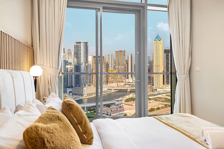 833 Keys | Homely 2 Br | Pool & Gym | Business Bay - Dubaï