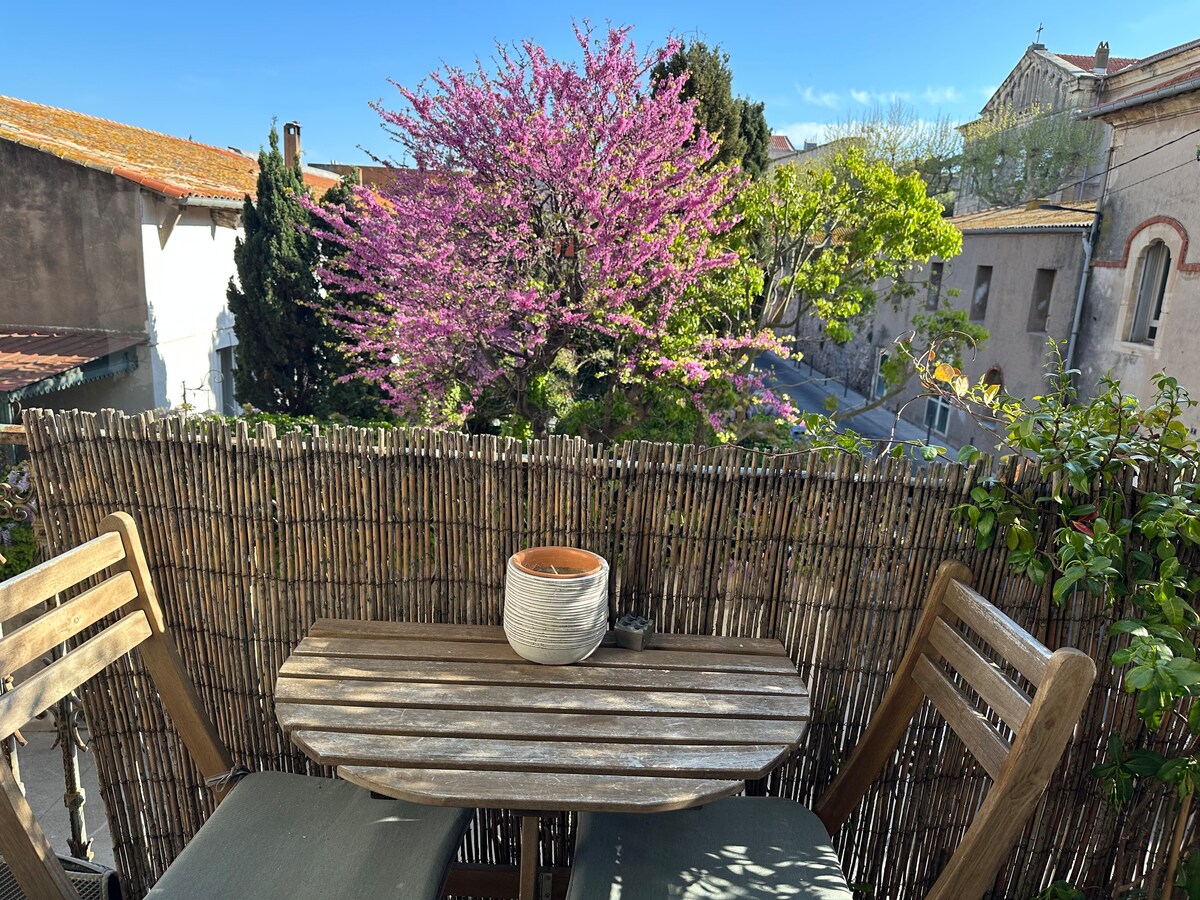 Bright, spacious apartment 2 steps from Les Halles - Flats for Rent in ...