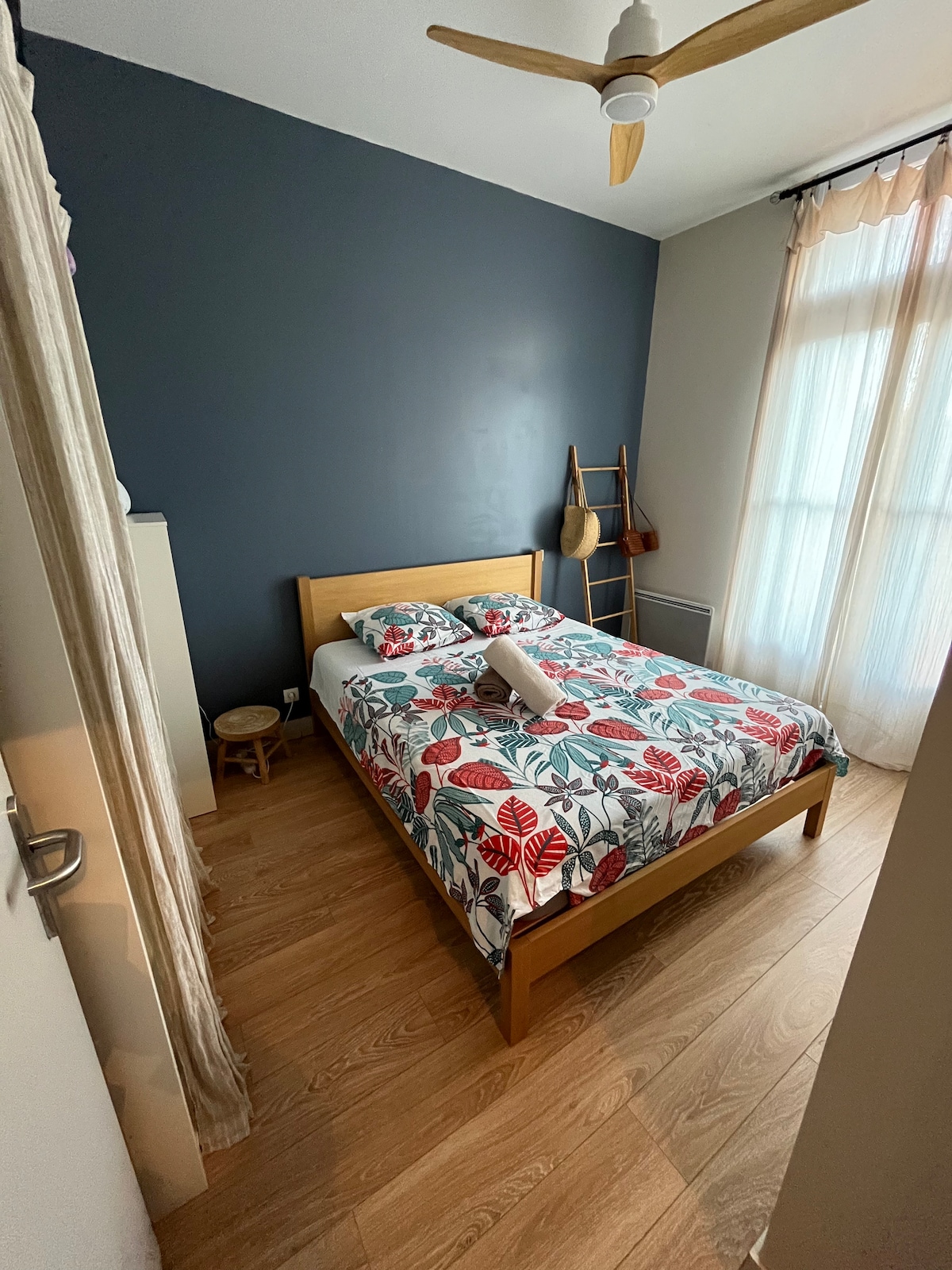 Bright, spacious apartment 2 steps from Les Halles - Flats for Rent in ...