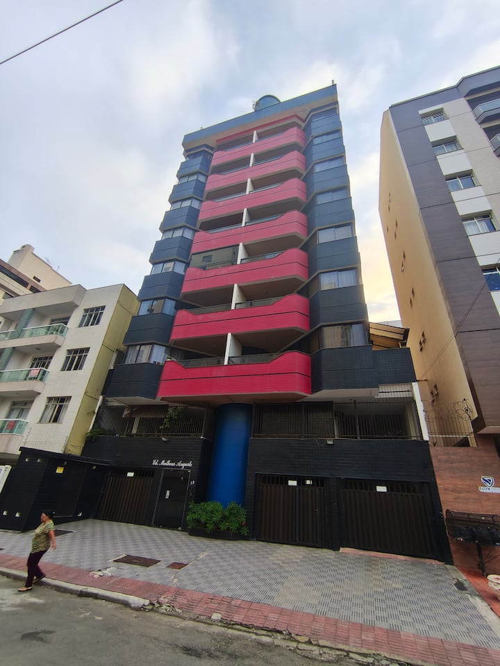 Apartamento Com Excelente Localização. - Guarapari